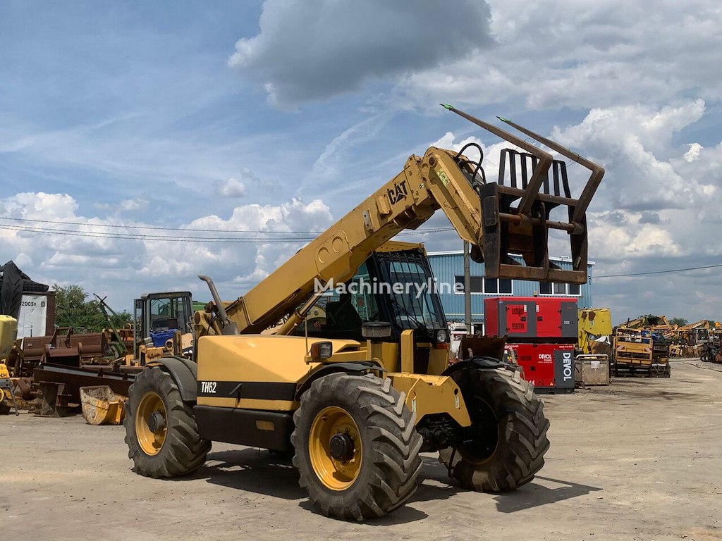 Caterpillar TH62 teleskopski utovarivač