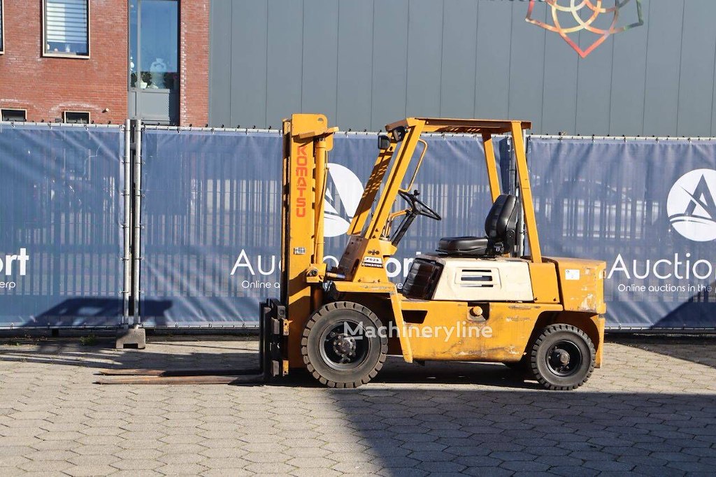Prodaje se Komatsu FD20-7 dizel viljuškar na aukciji