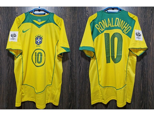 Brazil dres 2004 Ronaldinho 10