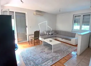 Izdavanje Stan - Beograd, Zvezdara: Sunčana Padina