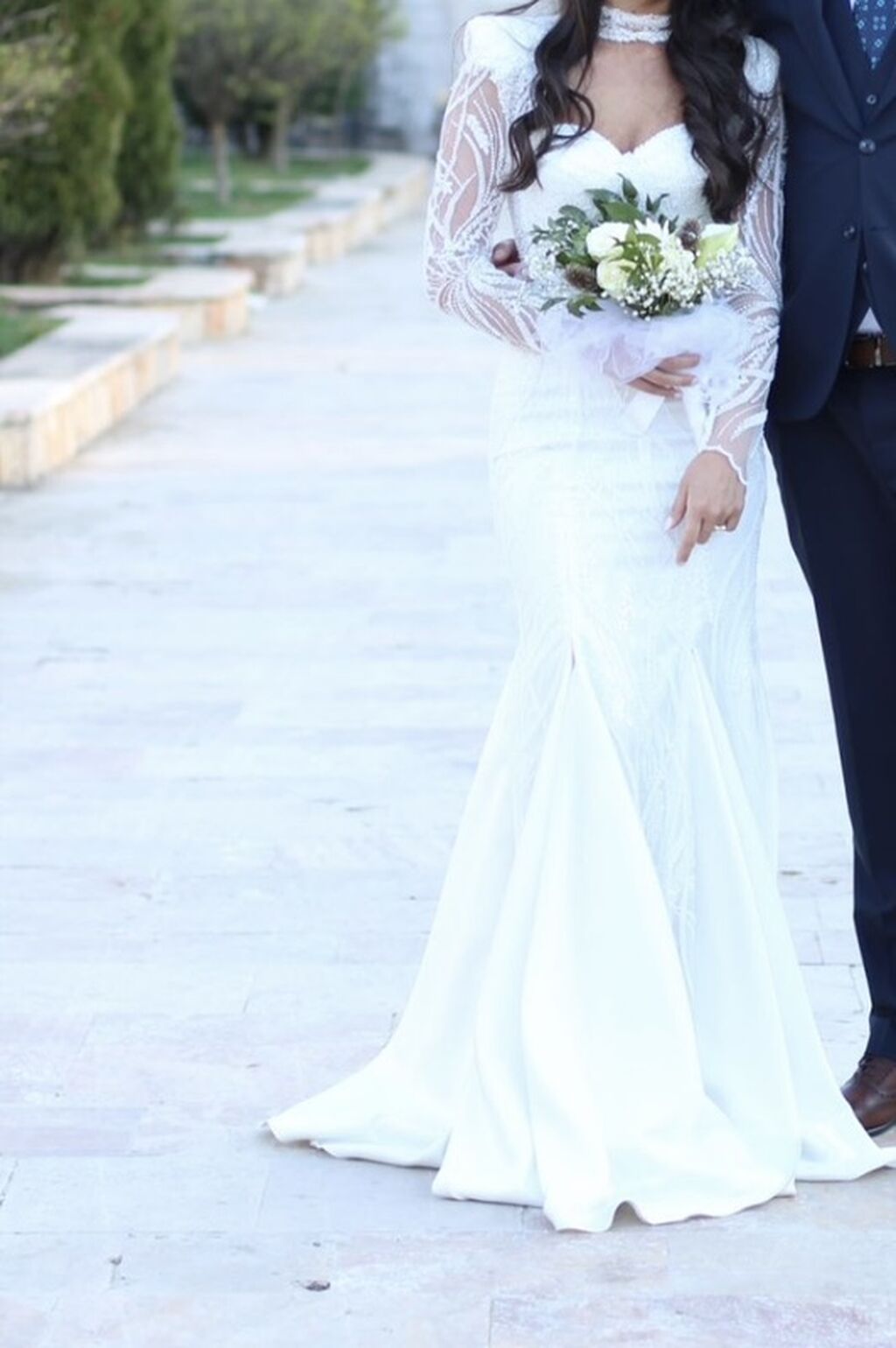 Elegantna venčanica sirena kroja, sivena po meri od odabranih