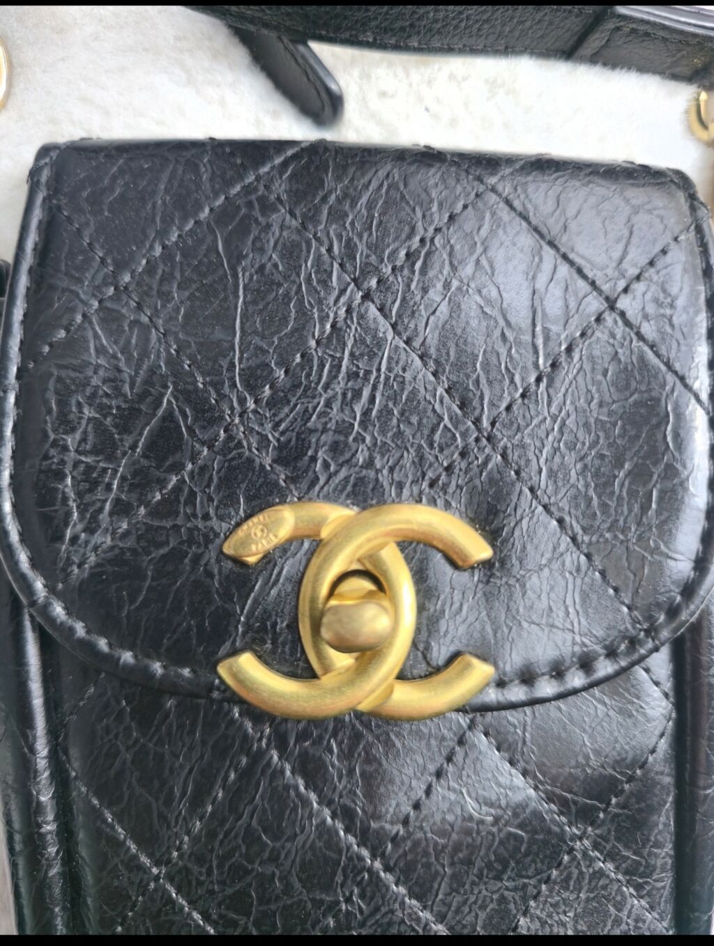 CHANEL Make up. Mala crna torbica preko ramena za mobilni i sitnice