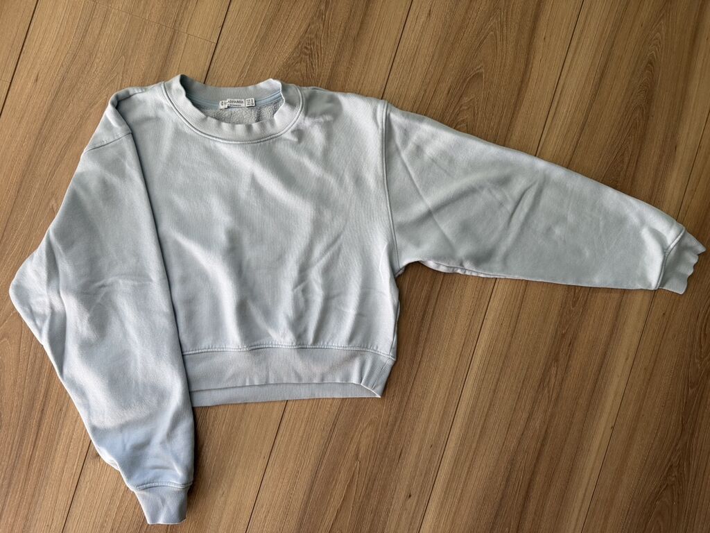 STRADIVARIUS Kratki duks (crop) sa dugim rukavima, svetlosive boje