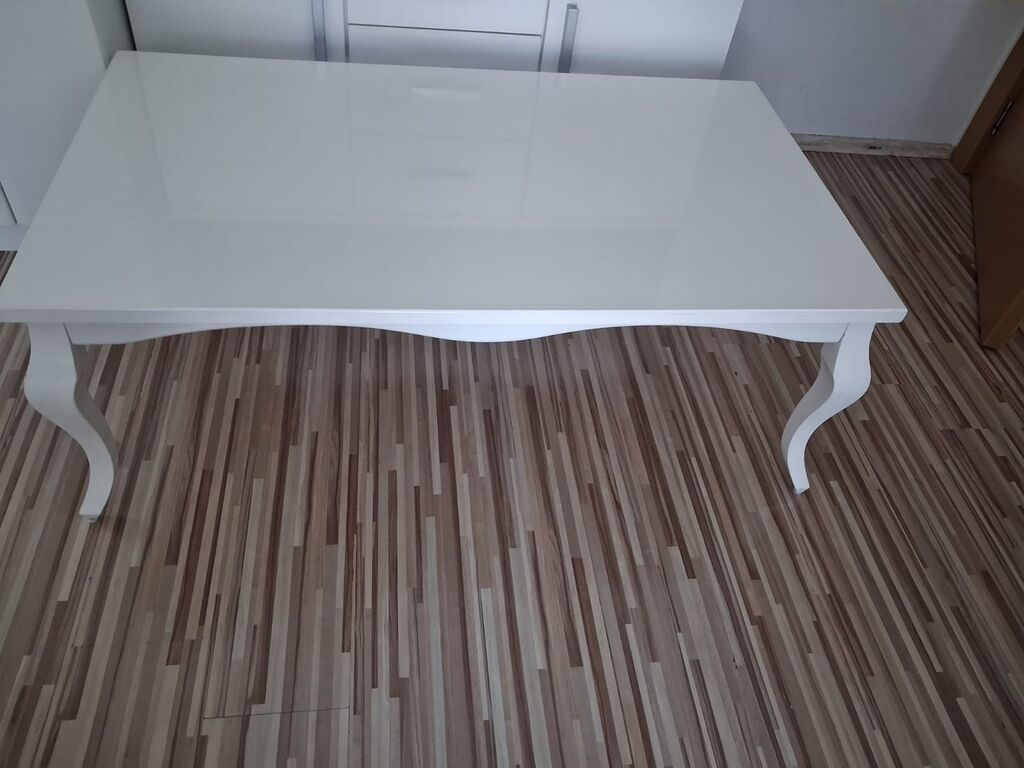 Elegantni stolovi za trpezariju i dnevnu sobu - Trpezarijski sto