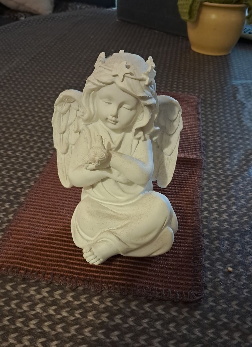 Figura andjela. Gipsana. Visina 15 cm