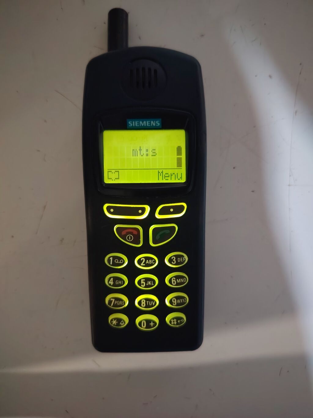 Siemens C25 nov nov, slabo korišćen, maska je spavao, sve orginalno