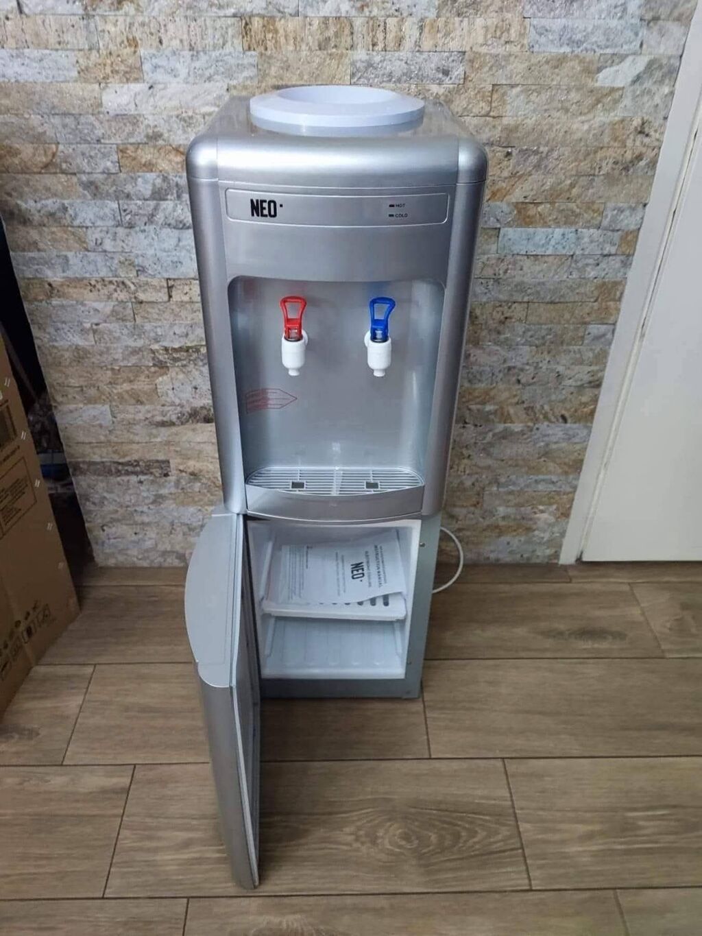 NEO aparat za vodu sa frižiderom (stoni/dozator za balone) -