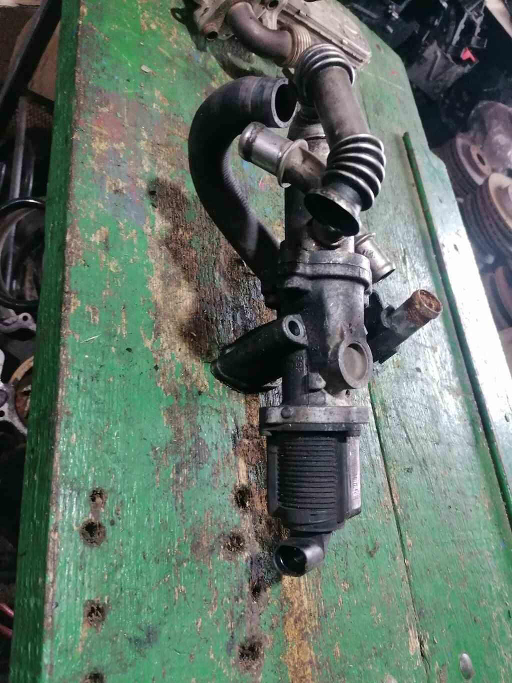 EGR ventil – Fiat Grande Punto Opis: - EGR ventil sa hladnjakom