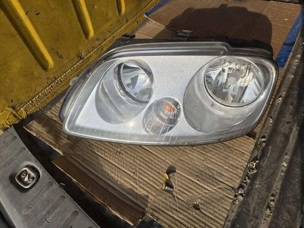 LEVI FAR ZA VOLKSWAGEN CADDY OD 2004. DO 2010. GOD. | Levi Far VW