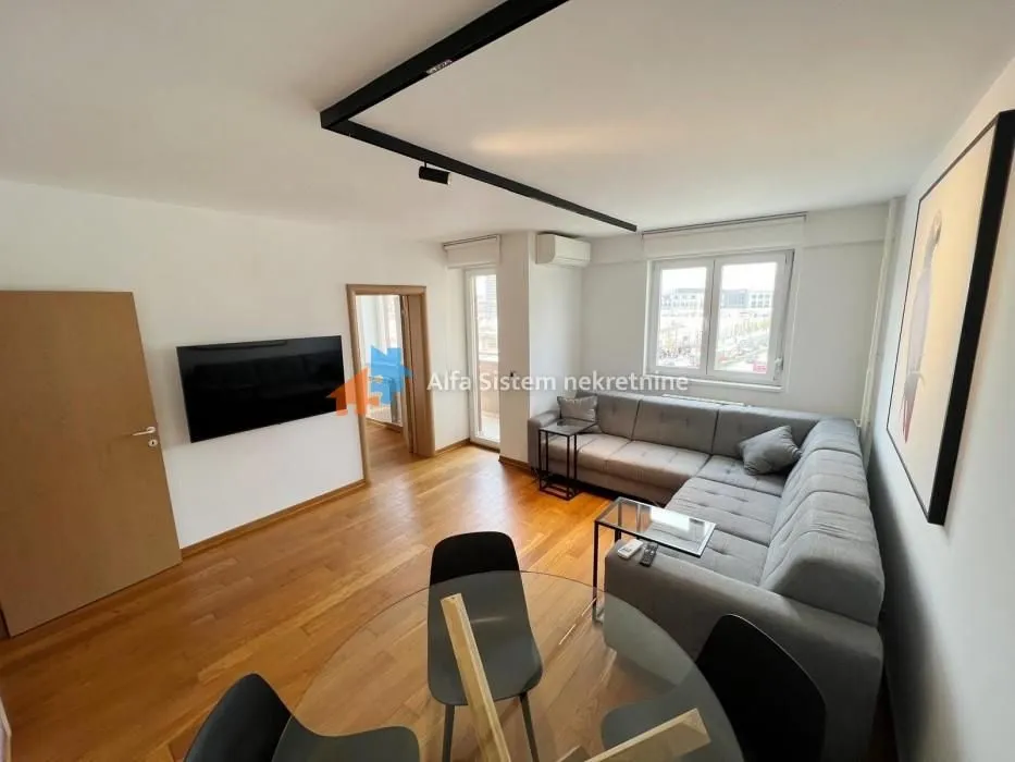 Izdavanje, četvorosoban stan, 99m², Sarajevska, Beograd