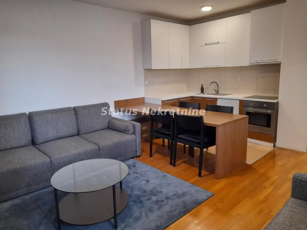 Prodaja, jednosoban stan, 42m², Sajmište, Novi Sad