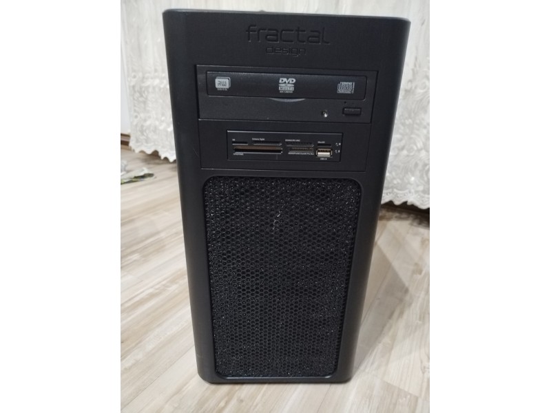 Intel I3 8100 - 8gb ddr4 - Rx 570 - 256gb + 1tb