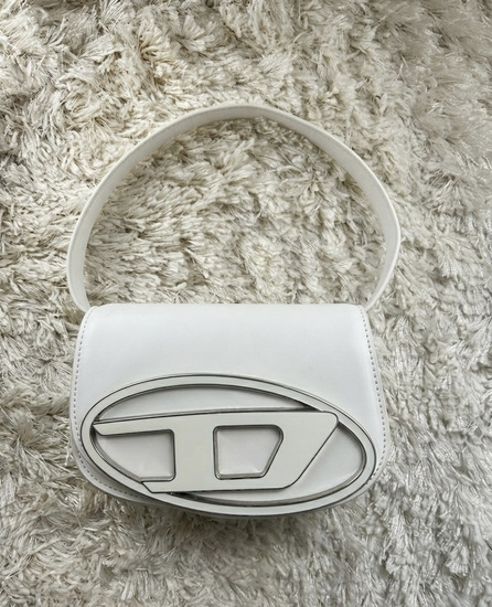 Diesel torbica bela