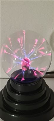 Stona lampa Teslina kugla