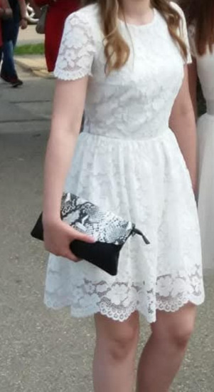 Bela haljina