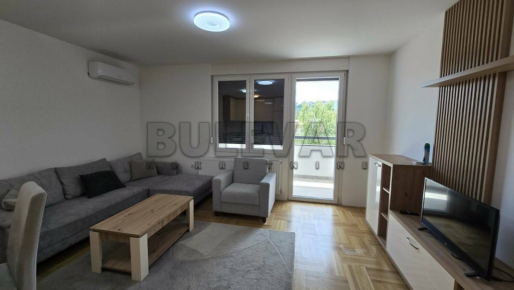 Dvoiposoban stan, Niš - Čair | Izdavanje · 67m² · 600€