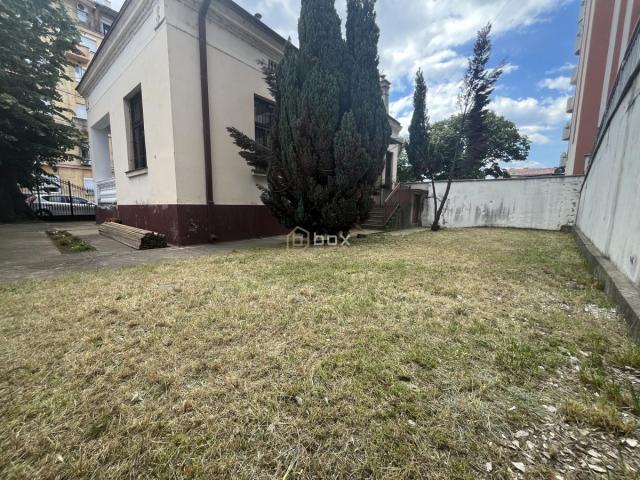 Poslovni prostor, 100m2, Centar (Kej)