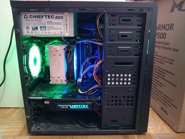 FX-8350 CPU/16GB RAM/120SSD 750HDD/3GB R9 200 graf