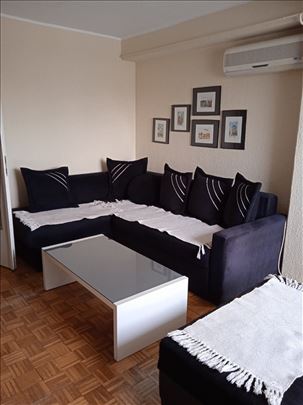 Trosoban stan 87m², Botanička bašta, lođa + terasa