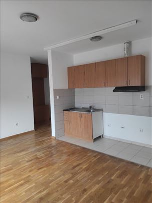LUX garsonjera u blizini centrale Pošte u Zemunu