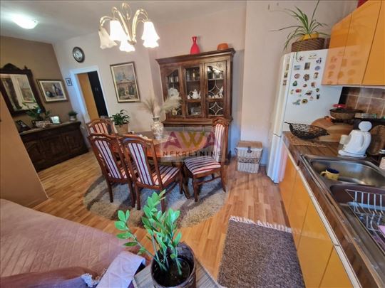 Sombor, centar. Dvosoban stan 55m², lift