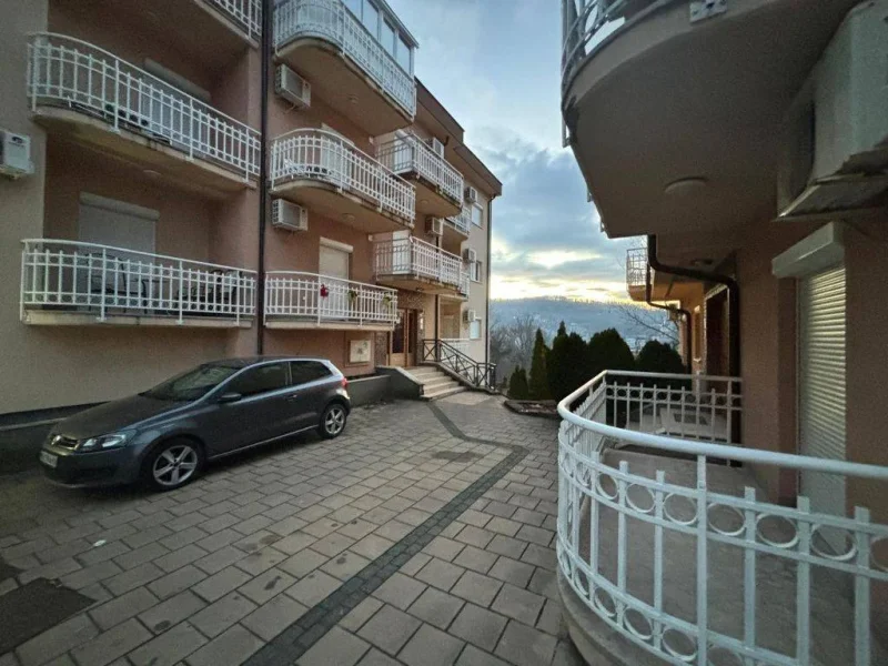 Dvosobni stan odlično stanje, prvi sprat, Sunčani breg, Vrnjačka Banja