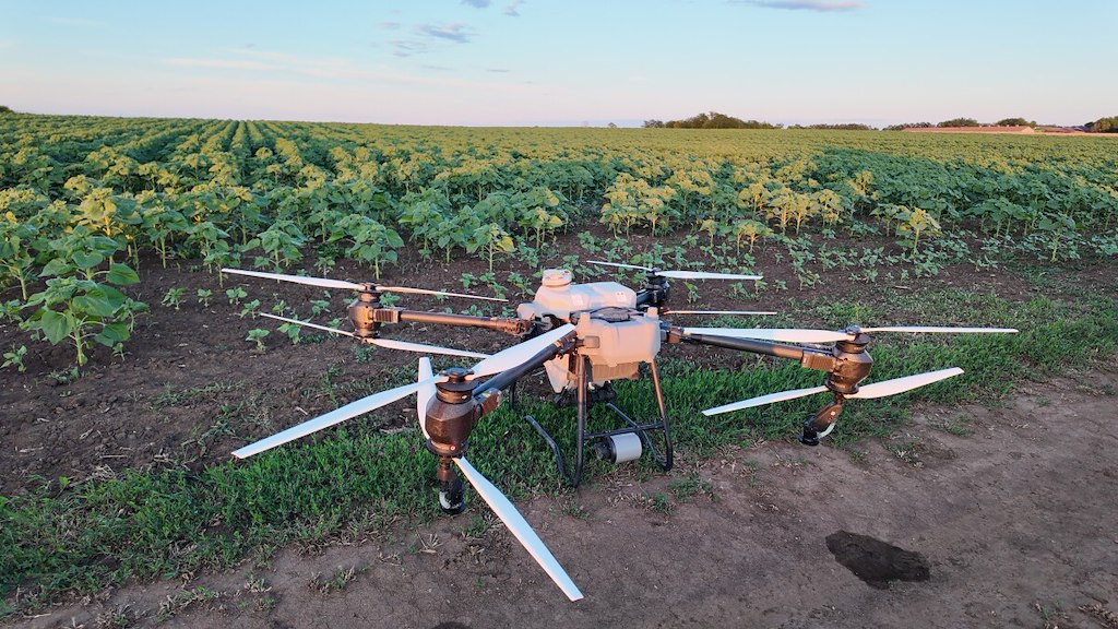 Uslužno prskanje dronom