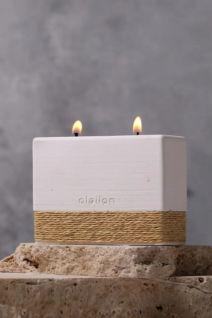 Aberto Design Betonska sveća Harmony, Miris sandalovine, Parafin i soja, 11.5x8x4.5 cm, Bela