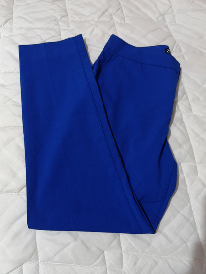 Zara kraljevsko plave pantalone