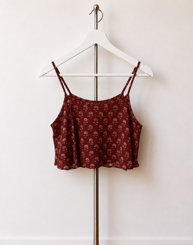 Bordo cvetni crop top na bretele
