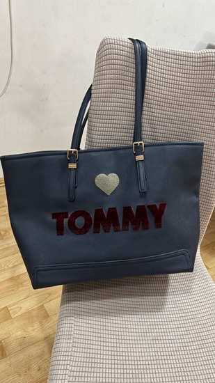Original Tommy Hilfiger torba kao nova