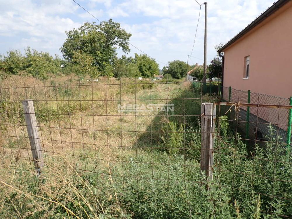 Obrenovac, plac 11 ari
62.000 €