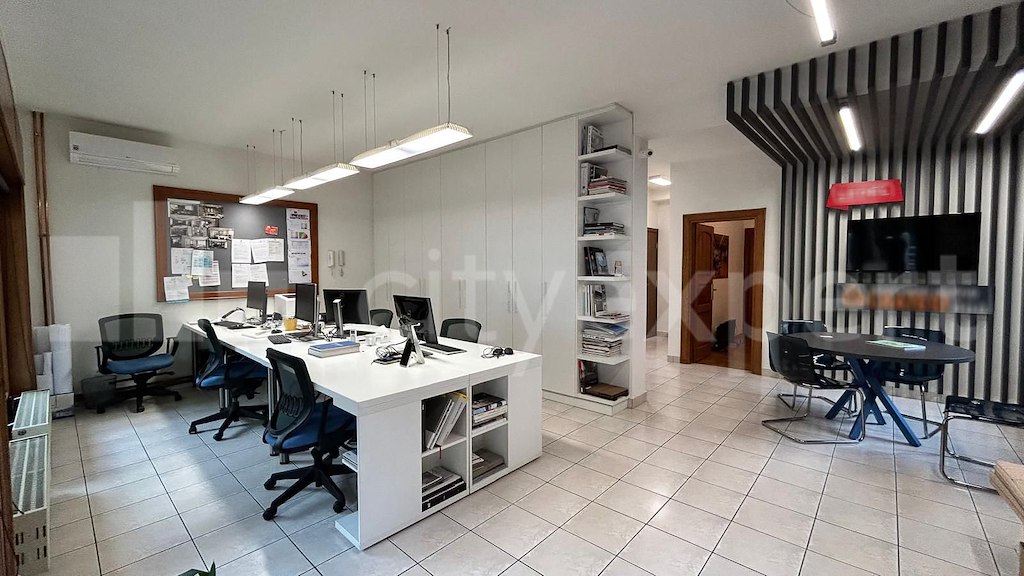 Poslovni prostor za izdavanje BEZ PROVIZIJE: Ostalo, 83m², Vukasovićeva, Rakovica - 850€