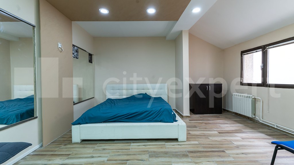 Poslovni prostor za prodaju - Ostalo, 69m², Višnjićeva, Stari grad - 250000€