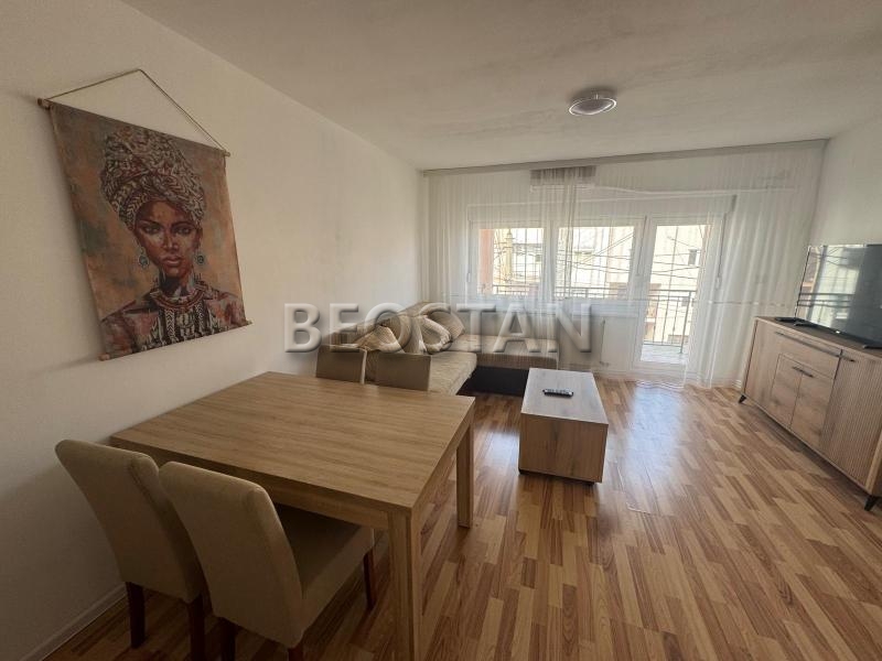 Zemun - Zemun polje #67903
550 €