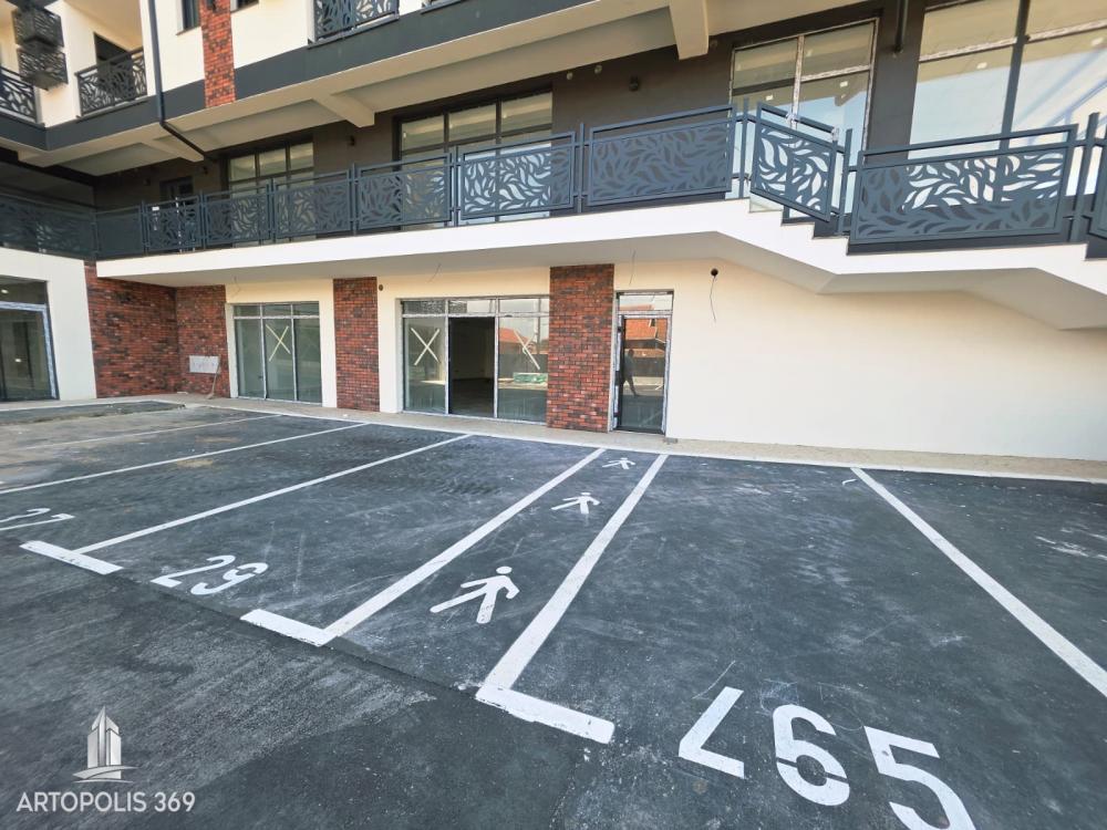Poslovni prostor u prizemlju novogradnje, parking ID#1338
2.000 €