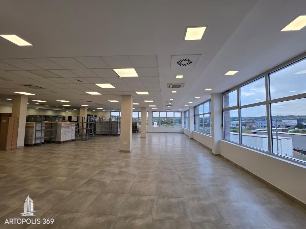 Poslovni prostor, prvi sprat, lift, pored Maksija ID#1339
2.500 €