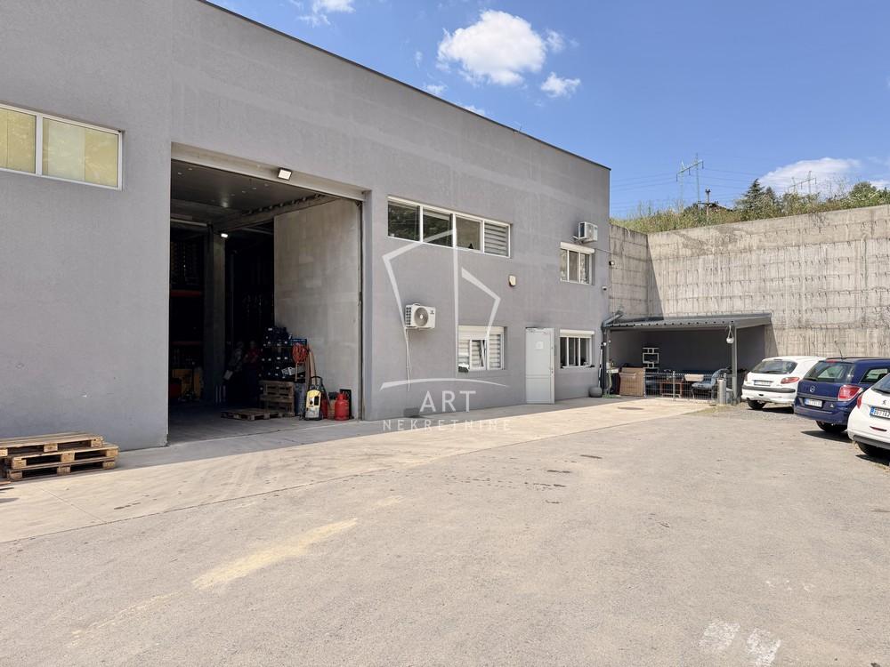 Magacinsko-poslovni prostor, 1000 ruža ID#15522
2.750 €