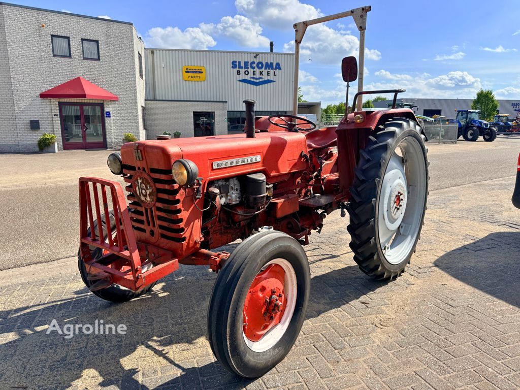 McCormick D-324 Tractor mini traktor