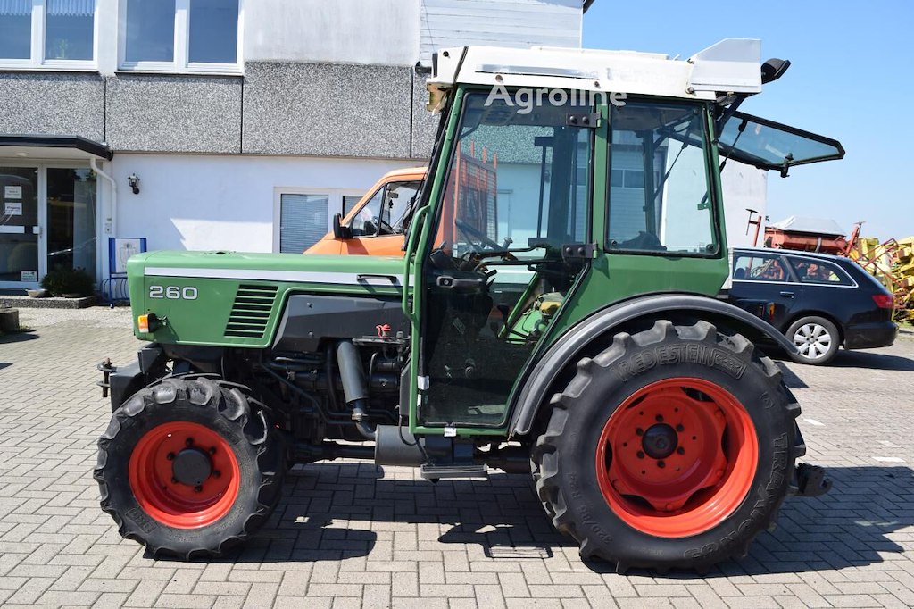 Fendt FENDT Farmer 260 V vinogradarski traktor