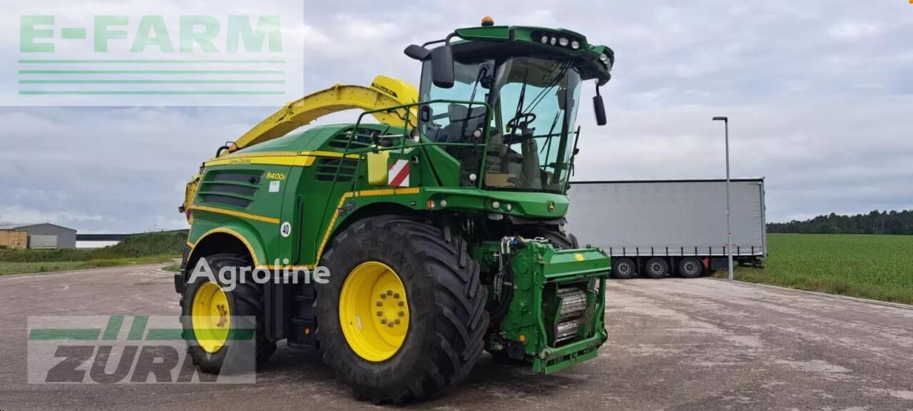 John Deere 8400 krmni kombajn