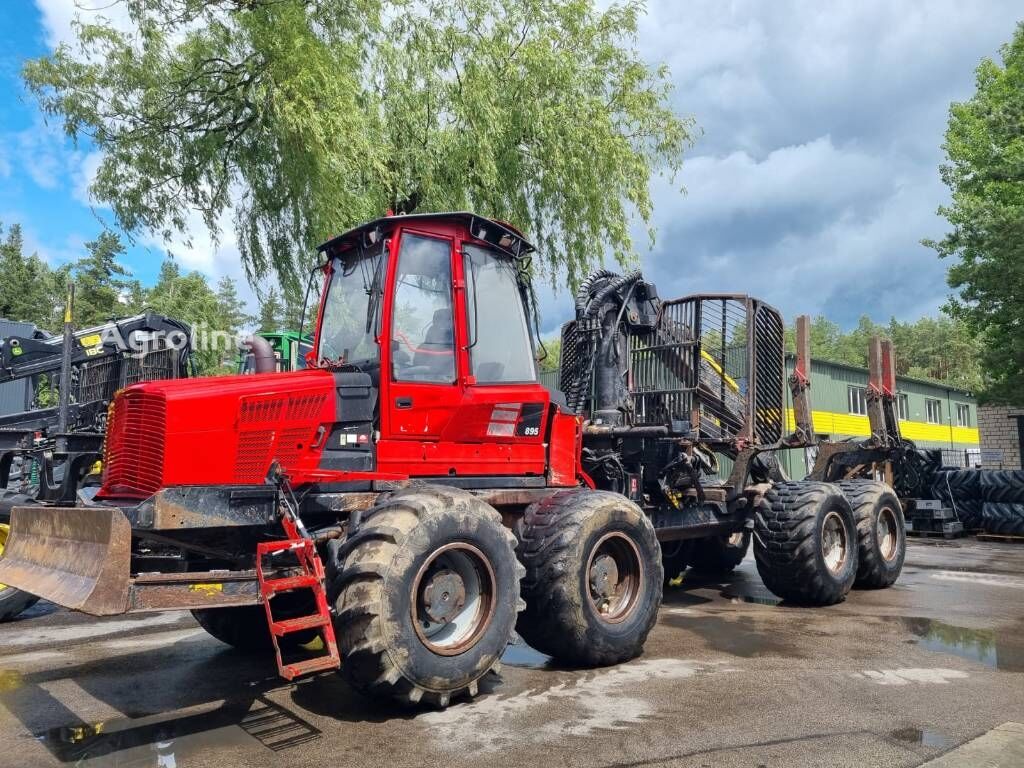 Komatsu 895 forvarder