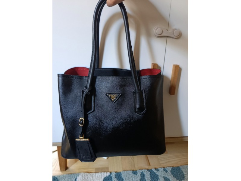 PRADA SAVRŠENA TORBA