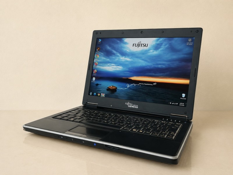 AmiloPro v3205 12inca - Retro laptop