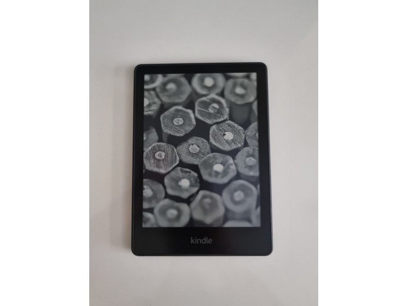 Amazon Kindle Paperwhite 5 (11 gen) 6,8" - 8GB u futrol