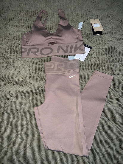 Nike pro komplet nov