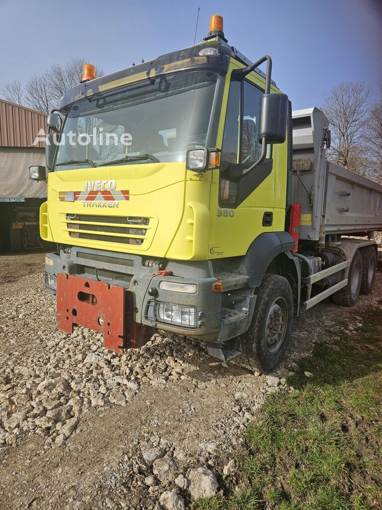 IVECO TRAKKER 380 kiper
