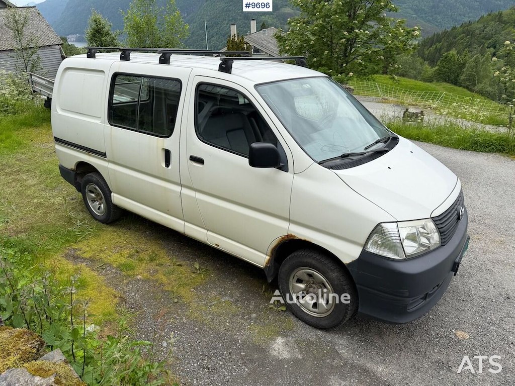 Toyota Hiace minibus furgon
