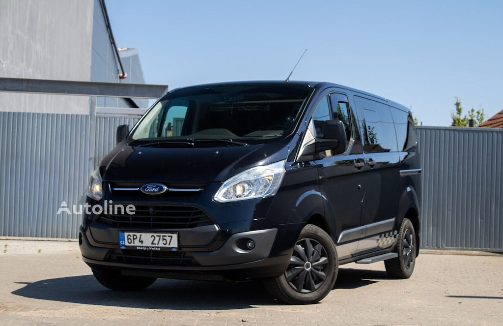 Ford Tourneo Custom minibus furgon