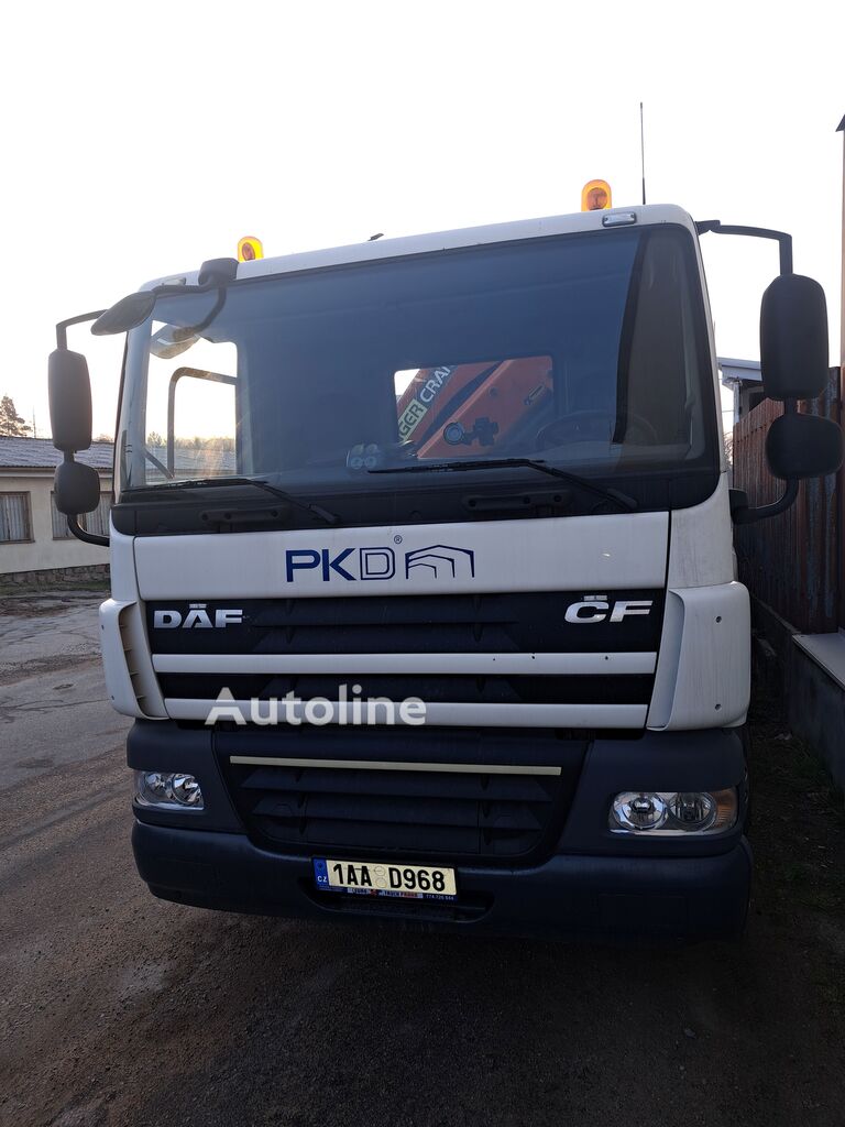DAF CF 85 kamion s ravnom platformom